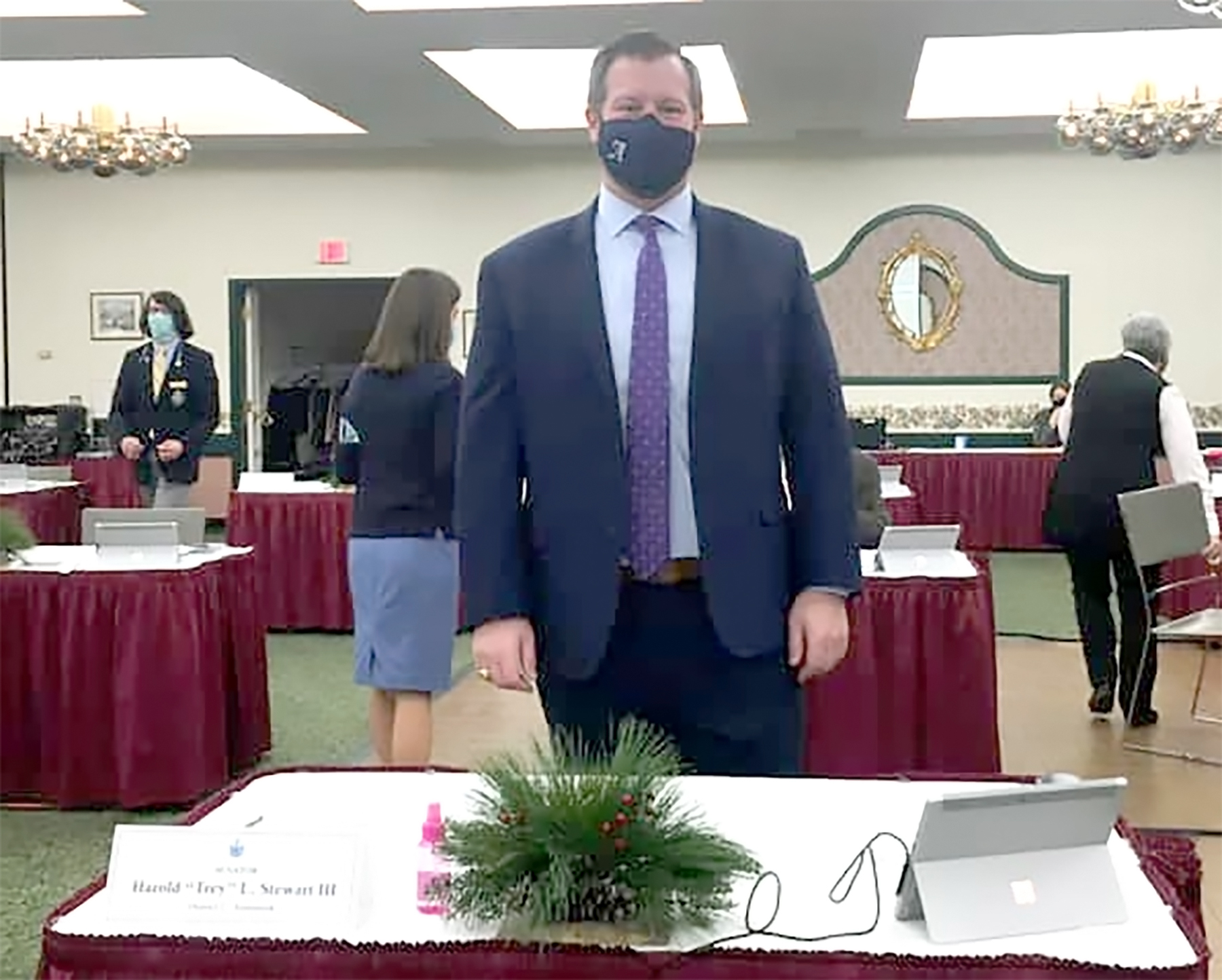 Senator Stewart Sworn In – Maine Senate Republicans